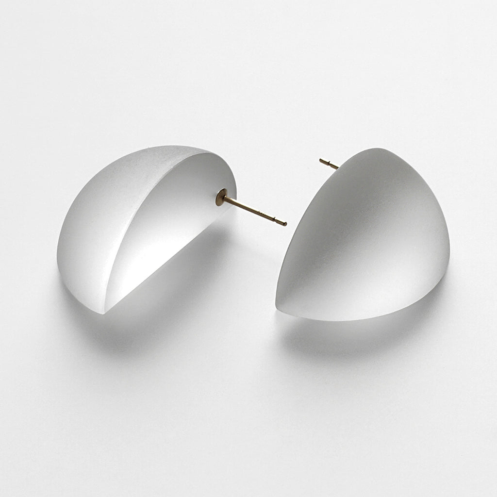 'Blank: quarter sphere' stud earrings – Funaki
